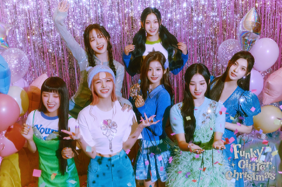'JYP 신인' 엔믹스, 크리스마스 포근함 속 7人7色 비주얼 파티