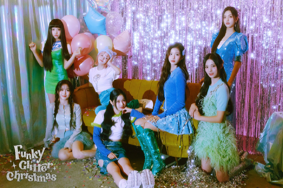 'JYP 신인' 엔믹스, 크리스마스 포근함 속 7人7色 비주얼 파티