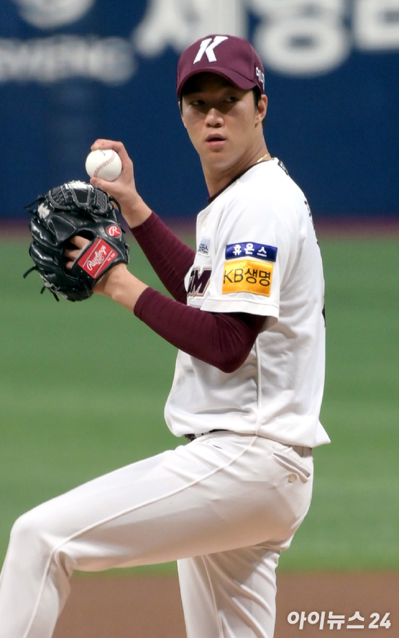 [준PO]키움 안우진, '레전드' 송진우 넘어…통산 준PO 최다 K 경신