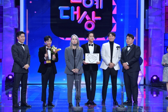 '1박2일' 출신 방글이 PD, KBS 퇴사…2월 tvN 이직