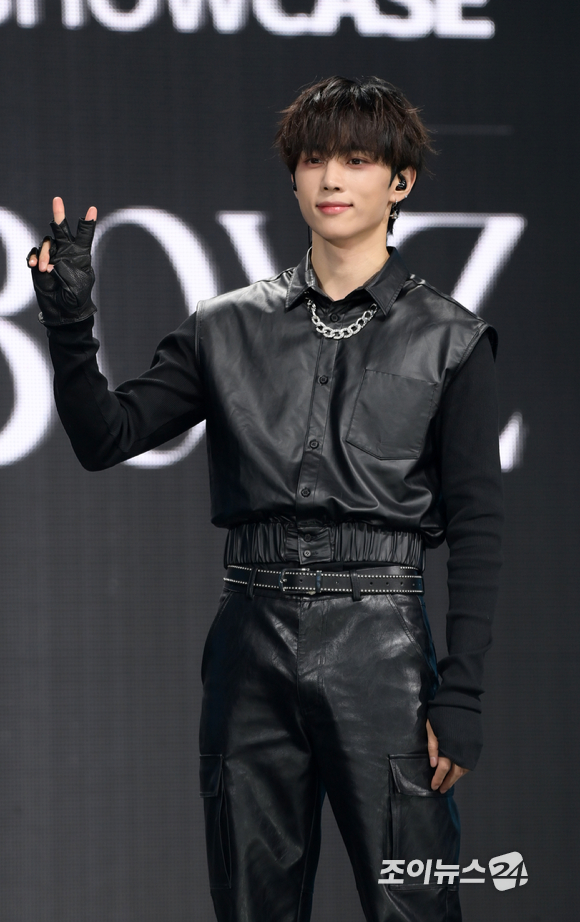 [포토]더보이즈 선우 정직한 브이 포즈