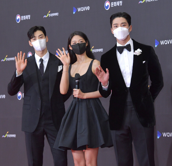 [포토]차은우-설현-로운, '황홀한 3MC'