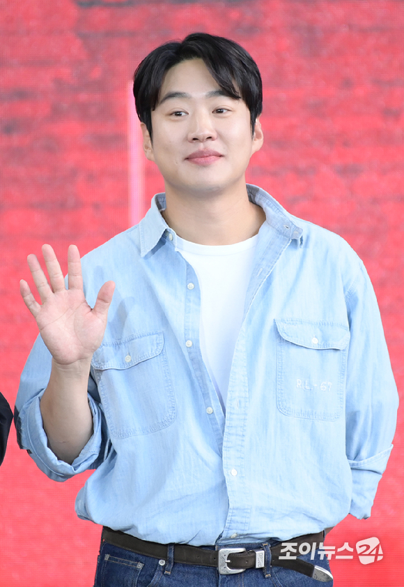 [28th BIFF] "스킨십 말릴 정도"…'LTNS' 이솜·안재홍, 5년차 섹스리스 부부 변신