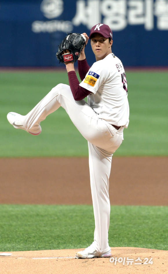 [포토]준PO 1차전 키움 선발 안우진