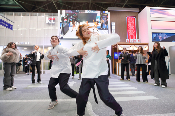 [MWC 2025] KT, 미래형 스포츠·케이팝 문화 선봬